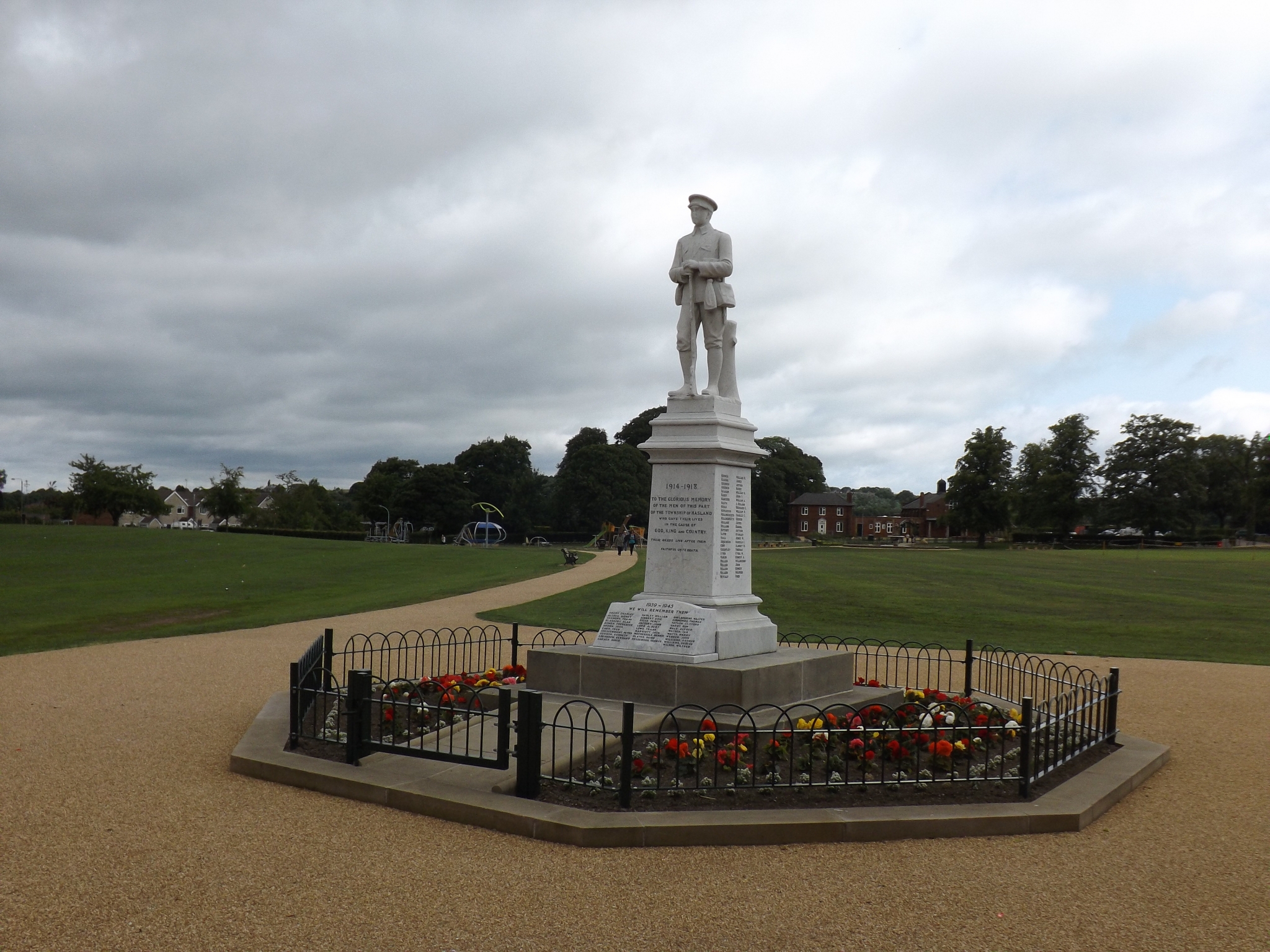 HASLAND - War Memorials Online